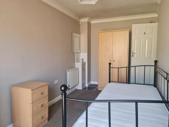 Room at Cavell Drive, East Hertfordshire