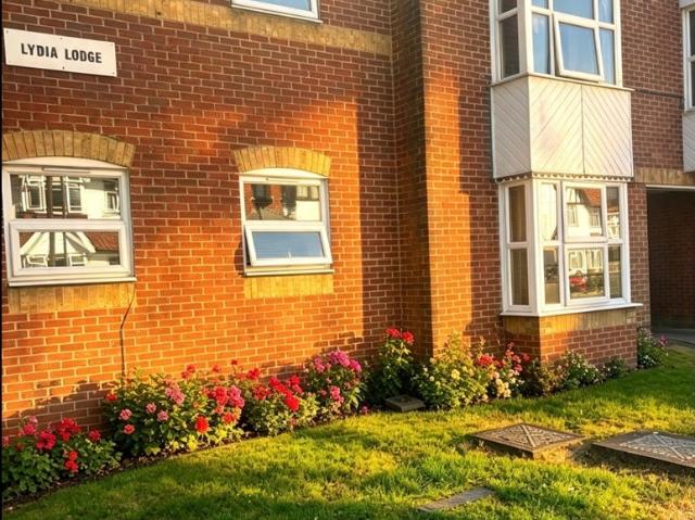Room at Cavendish Avenue, Greater London