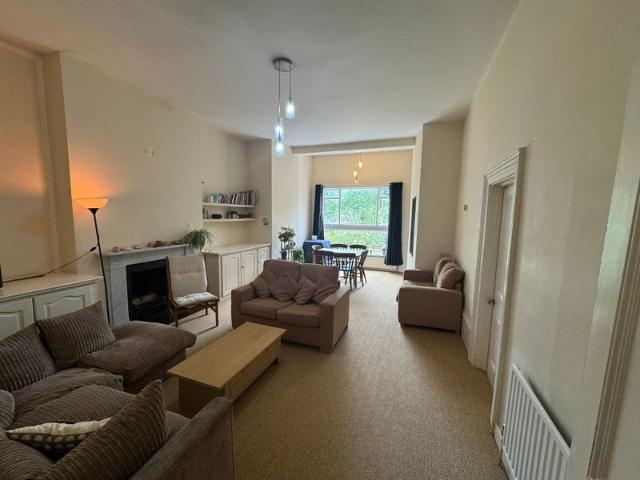 Room at Cavendish Road, Greater London