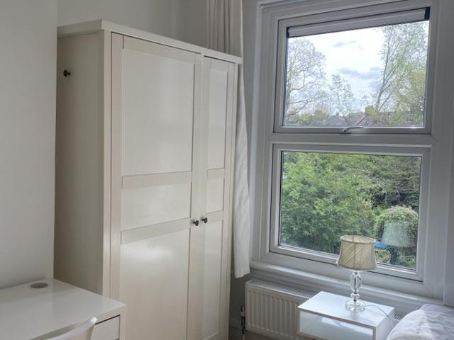 Room at Cavendish Road, Greater London
