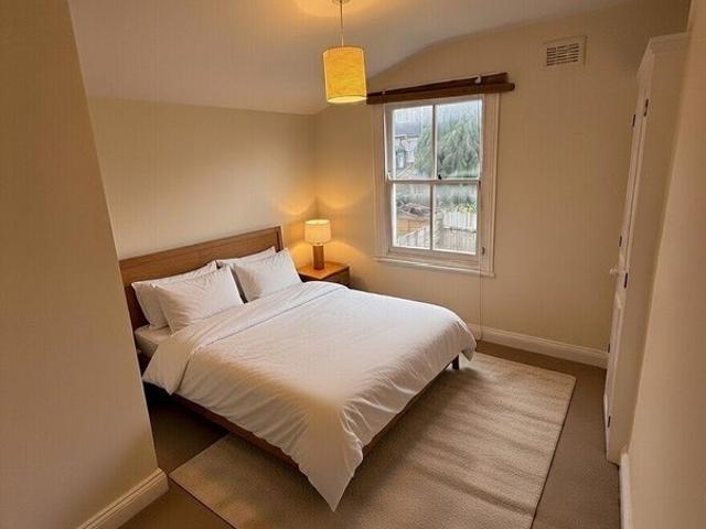 Room at Cavendish Road, Greater London