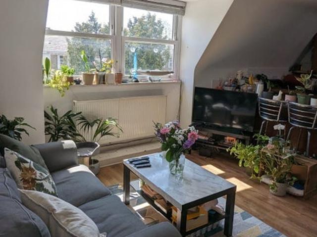 Room at Cavendish Road, Greater London