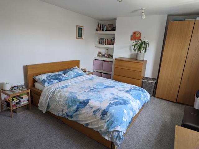 Room at Cavendish Road, Greater London