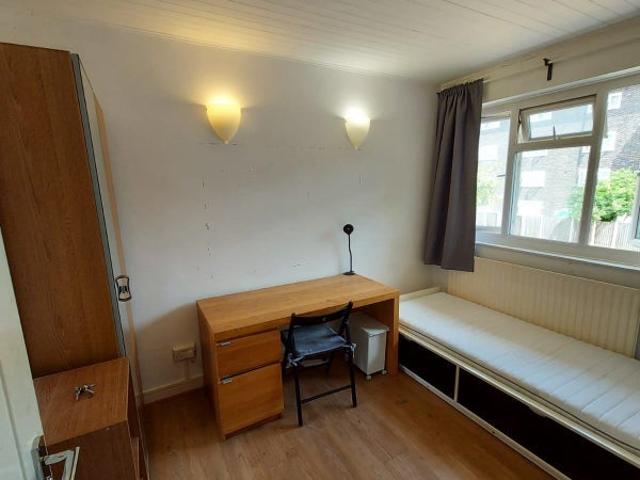 Room at Cavendish Street, Greater London