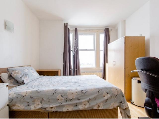 Room at Cecil Road, Greater London