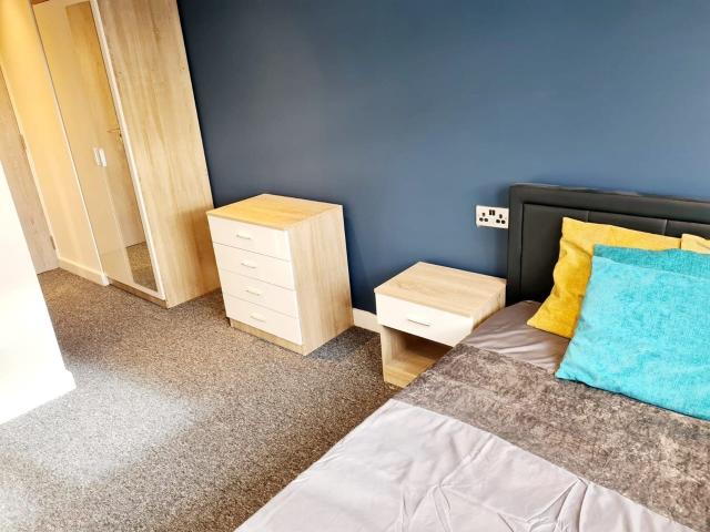 Room at Cecil Street, Watford