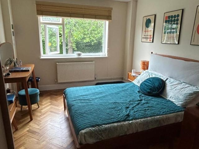 Room at Cedar Drive, Greater London