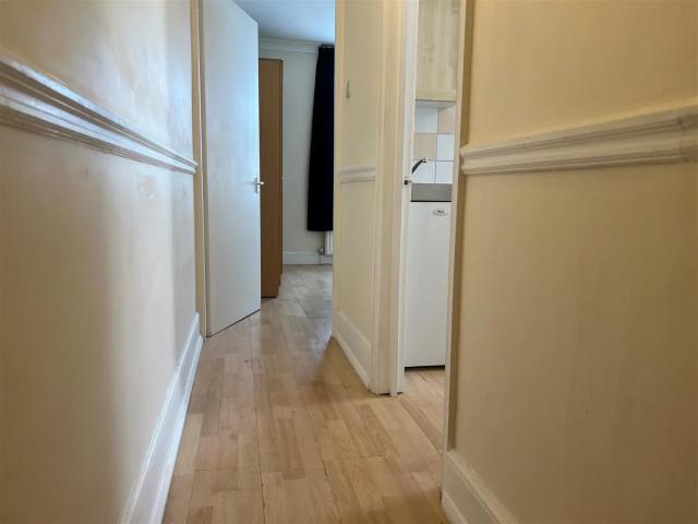 Room at Cedar Road, Greater London