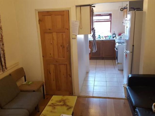 Room at Cedar Road, Greater London