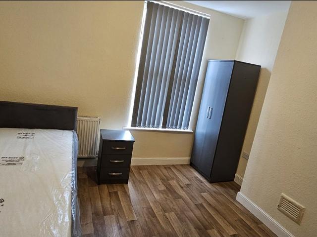 Room at Cedar Road, Nottingham