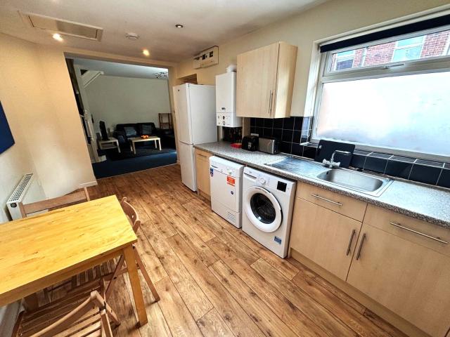 Room at Cemetery Avenue, Sheffield
