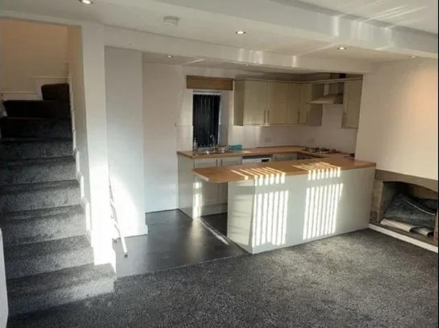 Room at Cemetery Road, Bradford