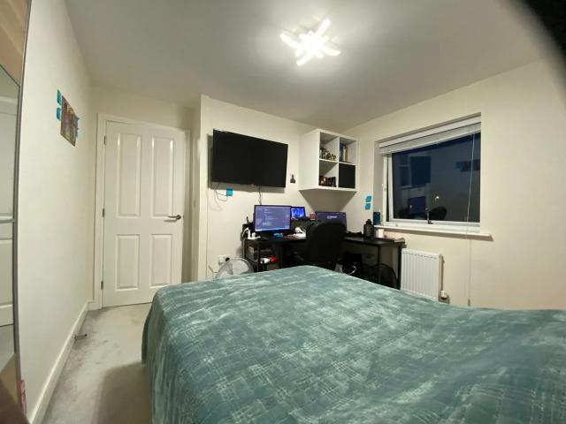 Room at Centurion Way, Houghton Regis