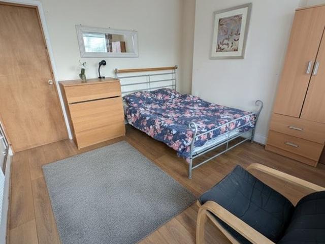 Room at Central Close, Shirebrook