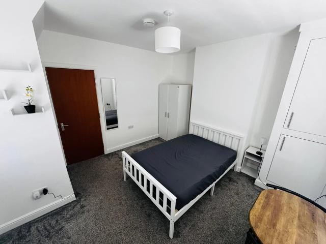 Room at Central Drive, Shirebrook
