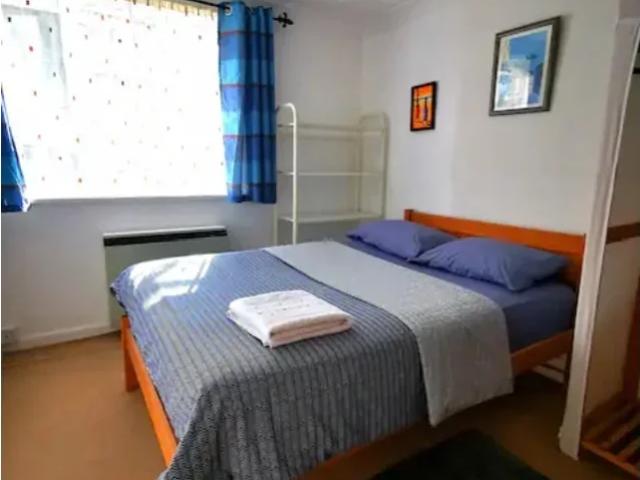 Room at Central Hill, Greater London