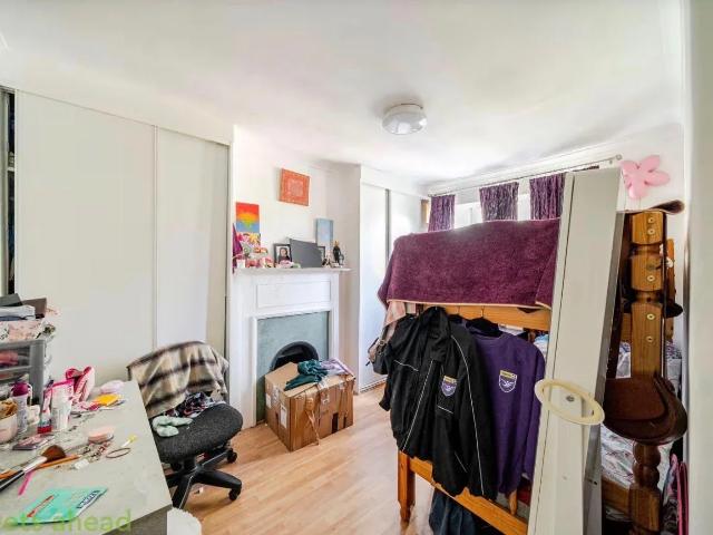 Room at Central Place, Greater London