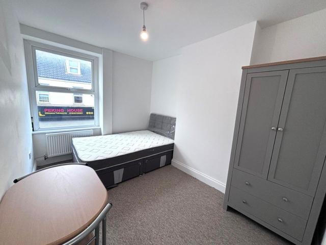 Room at Central Road, Yeovil