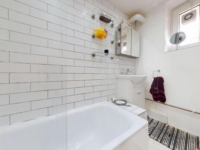Room at Cephas Street, Greater London