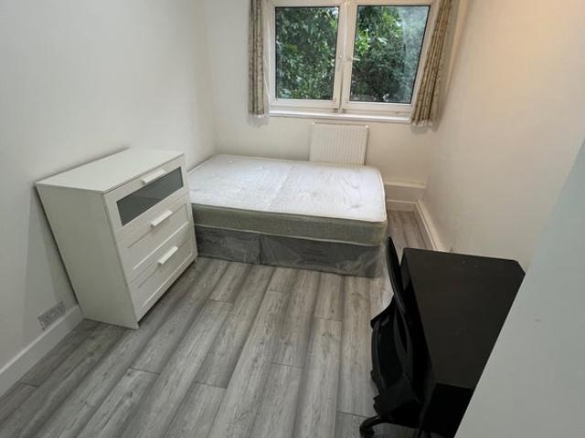 Room at Cephas Street, Greater London