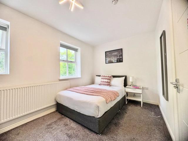 Room at Chamberlayne Avenue, Greater London