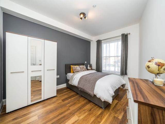 Room at Chambers Road, Greater London