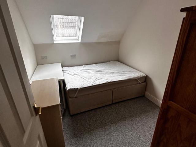 Room at Chantry Road, Bristol