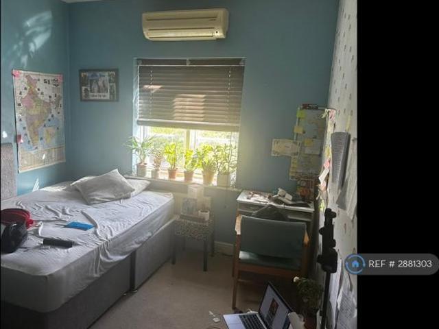 Room at Chandos Court, Greater London
