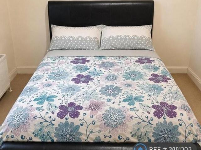 Room at Chandos Court, Greater London