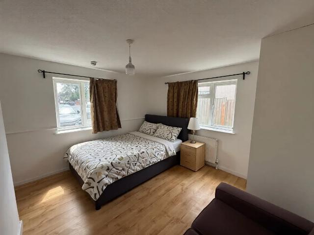 Room at Chandos Crescent, Greater London