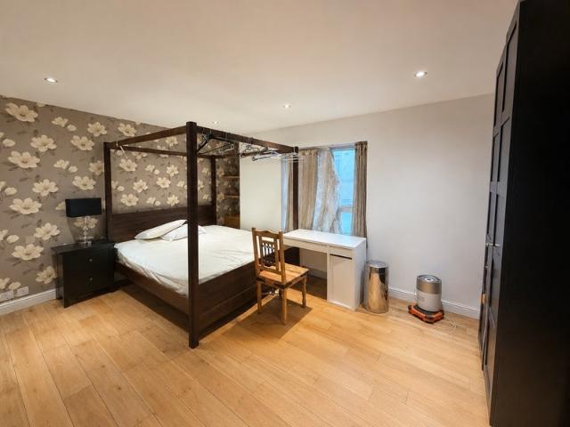 Room at Chandlers Mews, Greater London