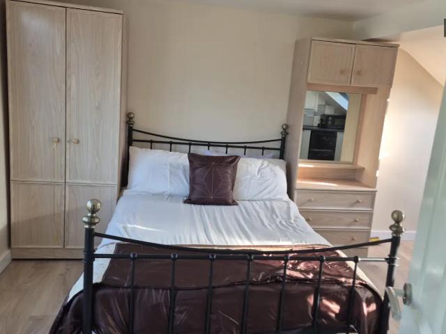 Room at Chadville Gardens, Greater London