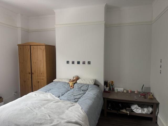 Room at Chalton Street, Greater London