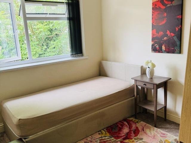 Room at Chalvey Park, Slough