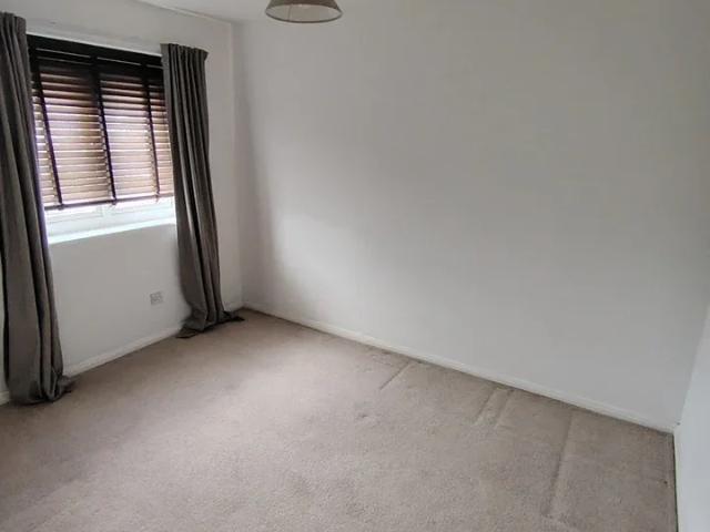 Room at Challinor, Harlow