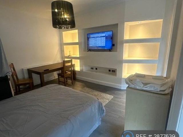 Room at Chalmers Street, Dunfermline