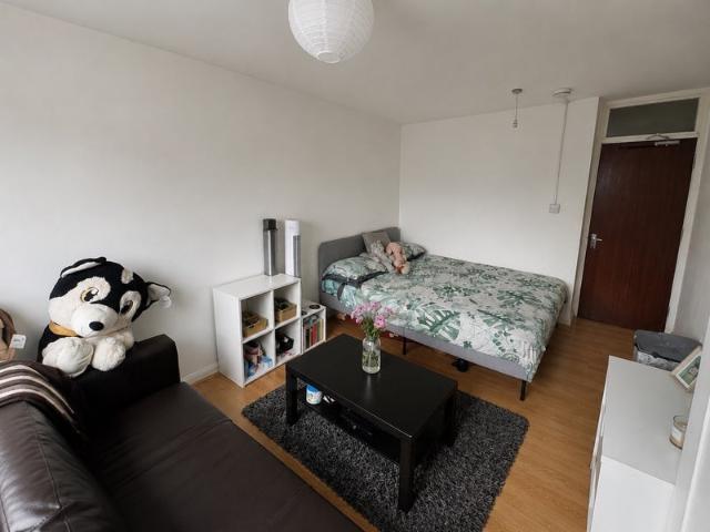 Room at Chapel Way, Greater London