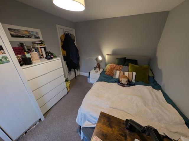 Room at Chapel Lane, Leeds