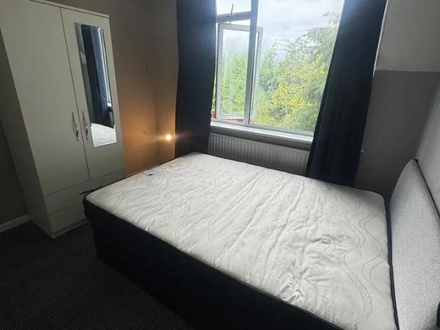 Room at Chapel Street, Stourbridge