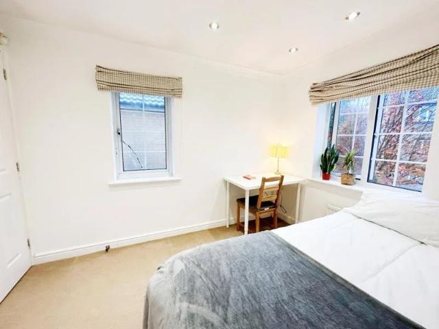 Room at Chargrove Close, Greater London