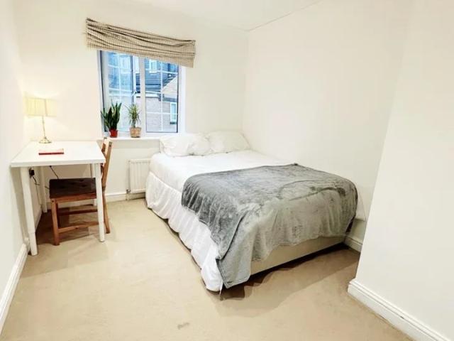 Room at Chargrove Close, Greater London