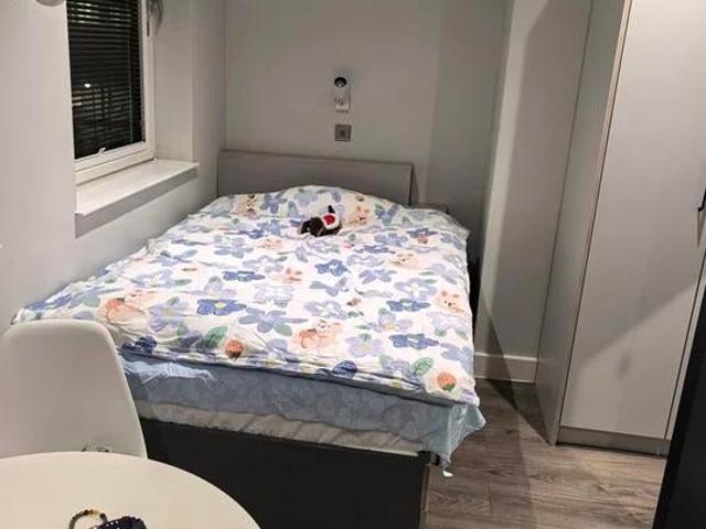 Room at Charles Street, Leicester