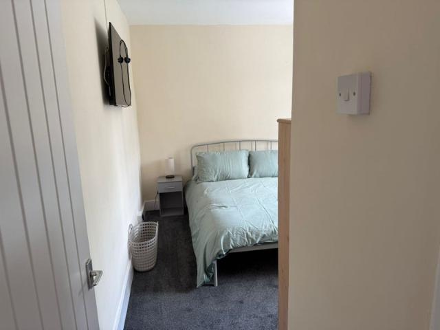 Room at Charlton Park Lane, Greater London