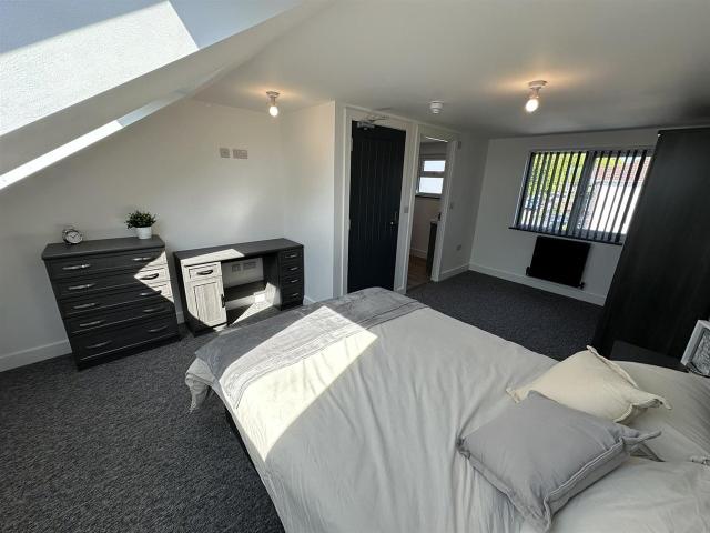 Room at Charlton Road, Bristol