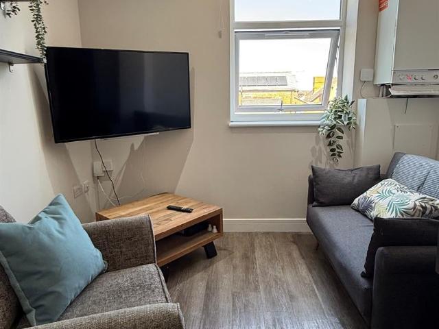 Room at Charnwood Grove, Rushcliffe