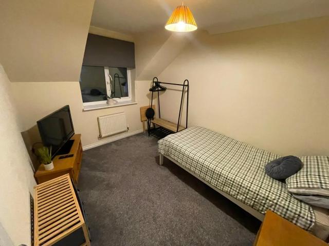 Room at Chassagne Square, Crewe