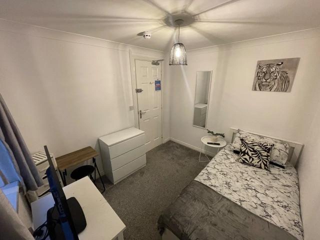 Room at Chassagne Square, Crewe