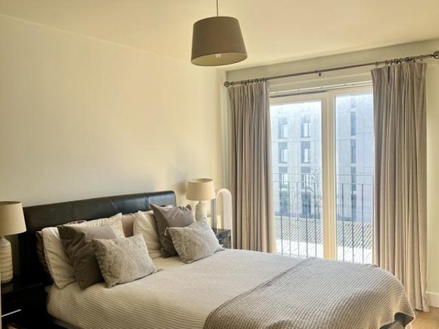 Room at Chatfield Road, Greater London