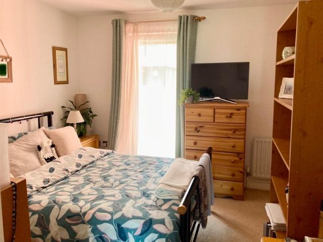 Room at Chatham Place, Greater London