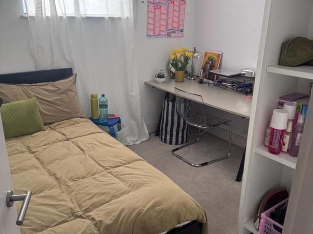 Room at Chatham Place, Greater London